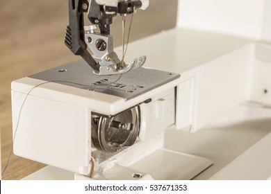Introducing Spool Into Sewing Machine Stock Photo 537671353 | Shutterstock