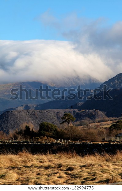 Inversion Clouds Hugging Tops Mountains Snowdonia Stock Photo 132994775 ...