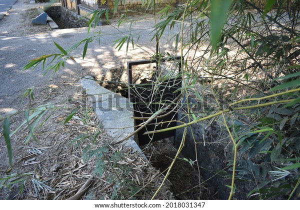 Irrigation Line Gate Using Metal Such Stock Photo 2018031347 | Shutterstock