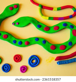 Kids Craft Tutorial Featuring Snake Family Gambar yang dibuat AI ...