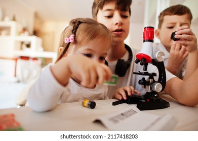 Kids Using Microscope Learning Science Class Stock Photo 2117418203 ...