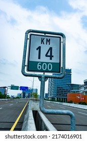 2,020 Kilometer post Images, Stock Photos & Vectors | Shutterstock