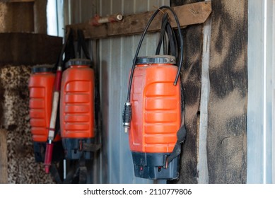 Knapsack fire extinguisher : 13 images, photos et images vectorielles ...