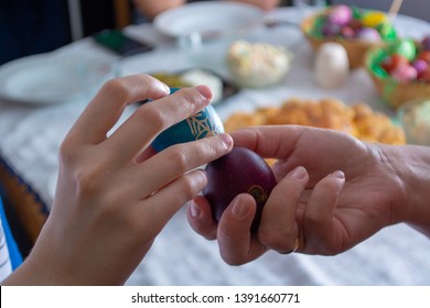 2,079 Knocking on the table Images, Stock Photos & Vectors | Shutterstock