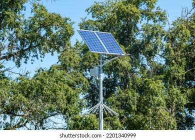 Lamp Post Solar Panel System On Stock Photo 2201340999 | Shutterstock