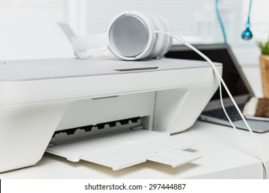 Laptop Printer Stock Photo 297444887 | Shutterstock