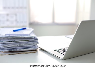 40,980 Stack of laptops Images, Stock Photos & Vectors | Shutterstock