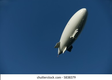 8,132 Blimp Images, Stock Photos & Vectors | Shutterstock