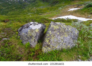 3,197 Split Boulder Images, Stock Photos & Vectors | Shutterstock