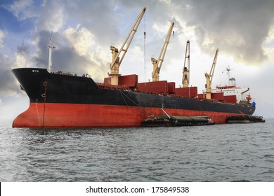 Large Cargo Ship Unloading Containers Thailand Stock Photo 175849538 ...