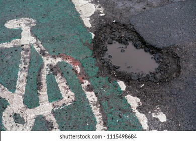 1,518 imágenes de Pothole sign - Imágenes, fotos y vectores de stock ...