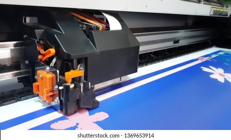 31 Tarpaulin printer Images, Stock Photos & Vectors | Shutterstock