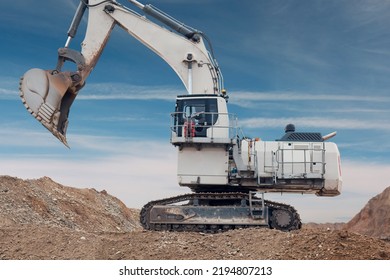 Large Mining Excavator Loading Soil Into Stock Photo 2194807213 ...