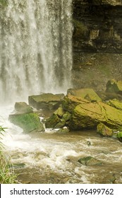 Large Sharp Rocks Foot Waterfall Stock Photo 196499762 | Shutterstock