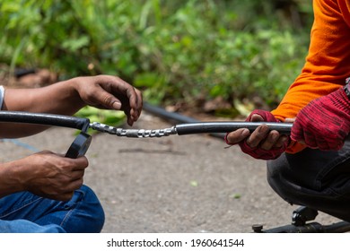5,526 Wrapping Wire Images, Stock Photos & Vectors | Shutterstock