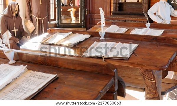 Learning Read Write Middle Ages Concept Foto stock 2179050063 ...