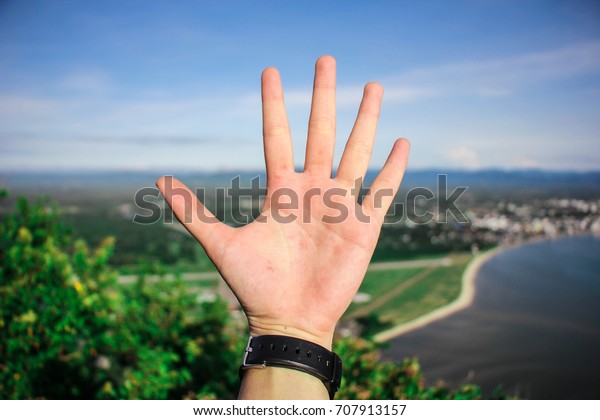 Left Hand Showing Five Count On Stock Photo 707913157 | Shutterstock