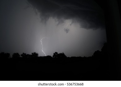 5,813 Dark sky with lightening Images, Stock Photos & Vectors ...