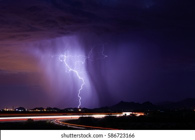 Lightning Stock Photo 586723166 | Shutterstock