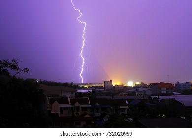 Lightning Stock Photo 732020959 | Shutterstock