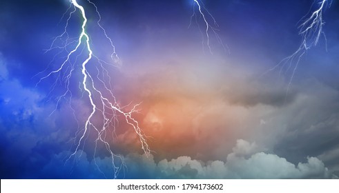 Lightning Thunder Cloud Dark Cloudy Sky Stock Photo 1794173602 ...