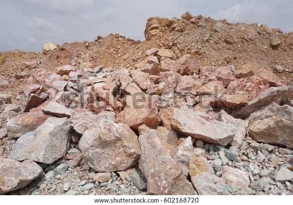 Limestone Rock Mining Foto de stock 602168720 | Shutterstock