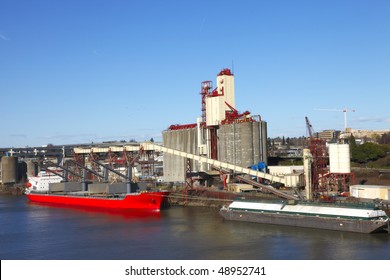 529 Grain Barge Images, Stock Photos & Vectors | Shutterstock