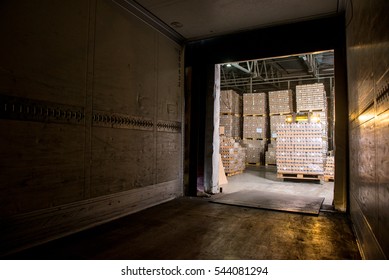 5,466 Loading empty truck Images, Stock Photos & Vectors | Shutterstock