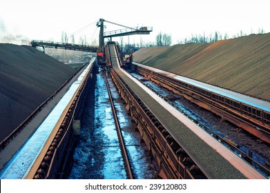 1,376 Iron ore conveyor Images, Stock Photos & Vectors | Shutterstock