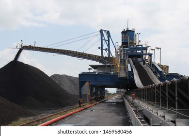 Loading Process Coal Port Stock Photo 1459580456 | Shutterstock