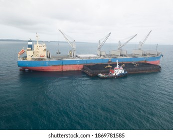 Loading Unloading Coal Barge Using Crane Stock Photo 1869781585 ...