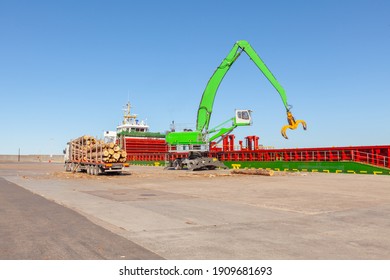 Loading Unloading Vessels On Timber Terminal Stock Photo 1909681693 ...