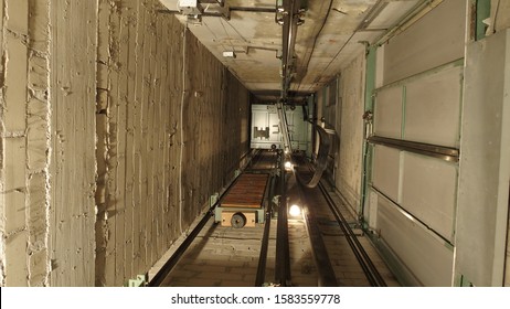 127 Elevator hoistway Images, Stock Photos & Vectors | Shutterstock