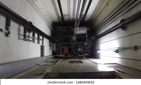 127 Elevator hoistway Images, Stock Photos & Vectors | Shutterstock