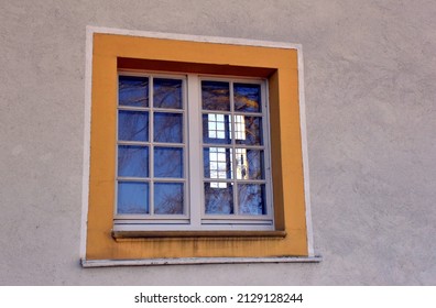 532 See through facade Images, Stock Photos & Vectors | Shutterstock