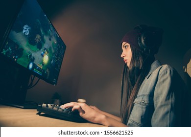 Low Below Angle View Side Profile Stock Photo 1556621525 | Shutterstock