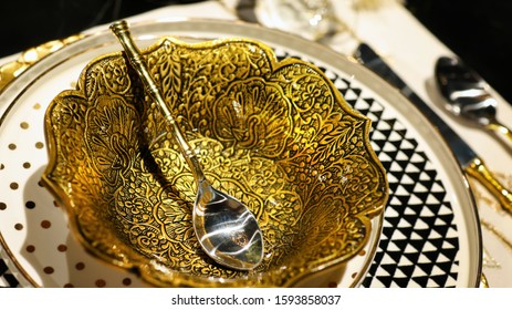 31,031 Royal plate Images, Stock Photos & Vectors | Shutterstock