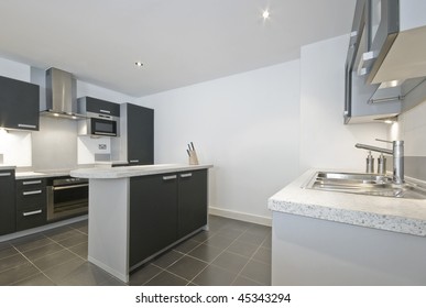 621 Kitchen washing area Images, Stock Photos & Vectors | Shutterstock
