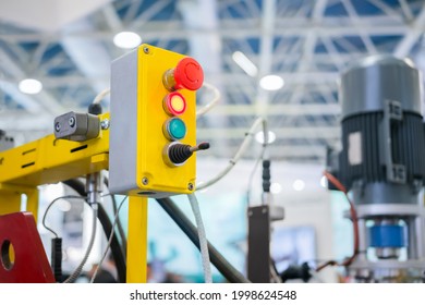 Emergency stop button 11,952 รายการ ภาพ ภาพสต็อกและเวกเตอร์ | Shutterstock