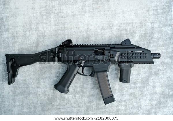 Machine Gun On Table Machine Gun Stock Photo 2182008875 | Shutterstock