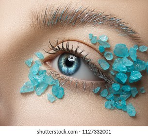 254 imágenes de Eyelid stone - Imágenes, fotos y vectores de stock ...