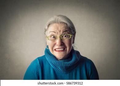 1,610 imágenes de Scared old lady - Imágenes, fotos y vectores de stock ...