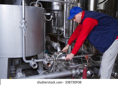 270,558 Hard work industry Images, Stock Photos & Vectors | Shutterstock