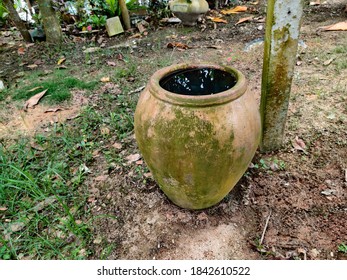 Tempayan Images, Stock Photos & Vectors | Shutterstock