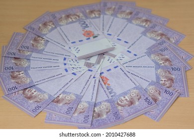 Malaysia Ringgit One Hundred Notes Arrange Stock Photo 2010427688 ...