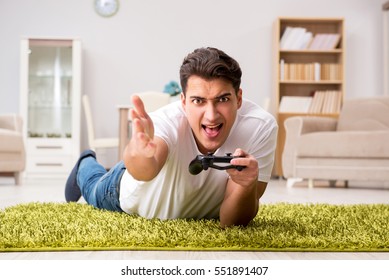 2,567 Losing video game Images, Stock Photos & Vectors | Shutterstock