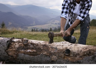 12,400 Man cutting axe Images, Stock Photos & Vectors | Shutterstock