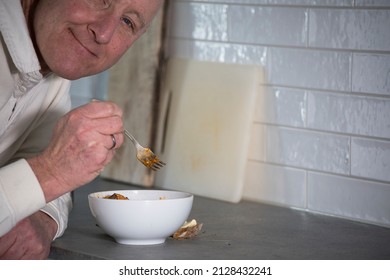 2,286 Man Eating Lunch Alone Images, Stock Photos & Vectors | Shutterstock