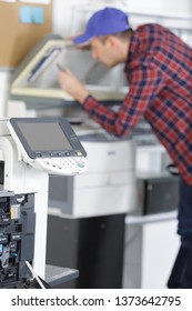 1,025 Man fixing printer Images, Stock Photos & Vectors | Shutterstock