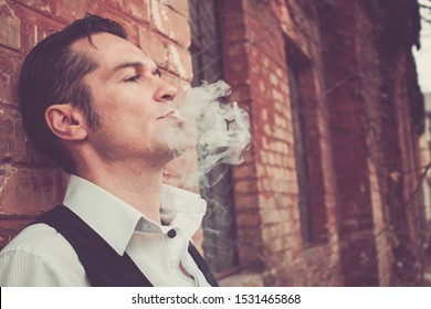 Man leaning wall smoking : 259 images, photos et images vectorielles de ...